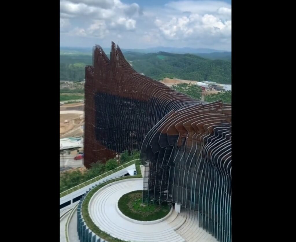 Heboh! Istana Garuda IKN Berubah Warna Jadi Hijau - IKN Pos