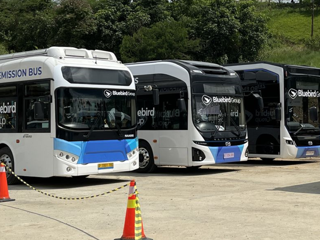 Luncurkan Program Tour Wisata Gratis, 5 Armada Bus Listrik Siap Antar ...