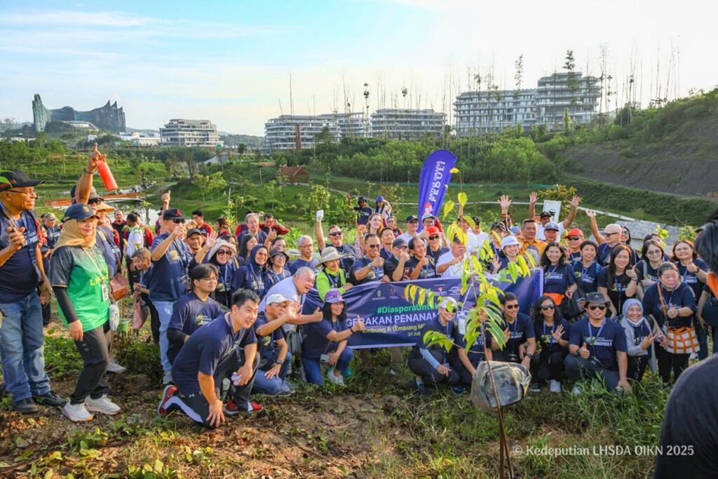 Peserta Kongres Diaspora Indonesia Tanam Pohon di Kawasan Embung MBH ...