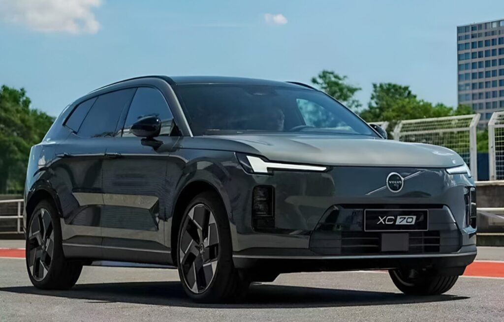 SUV Volvo XC70 PHEV Resmi Mengaspal, Dibanderol Mulai Rp622 juta - IKN Pos